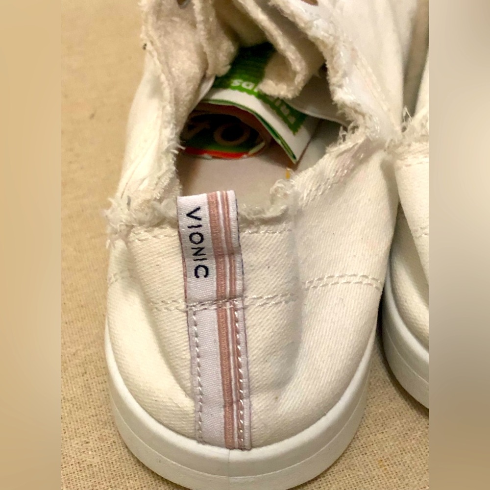 Vionic Beach Pismo White Cotton Canvas Sneakers With … - Gem